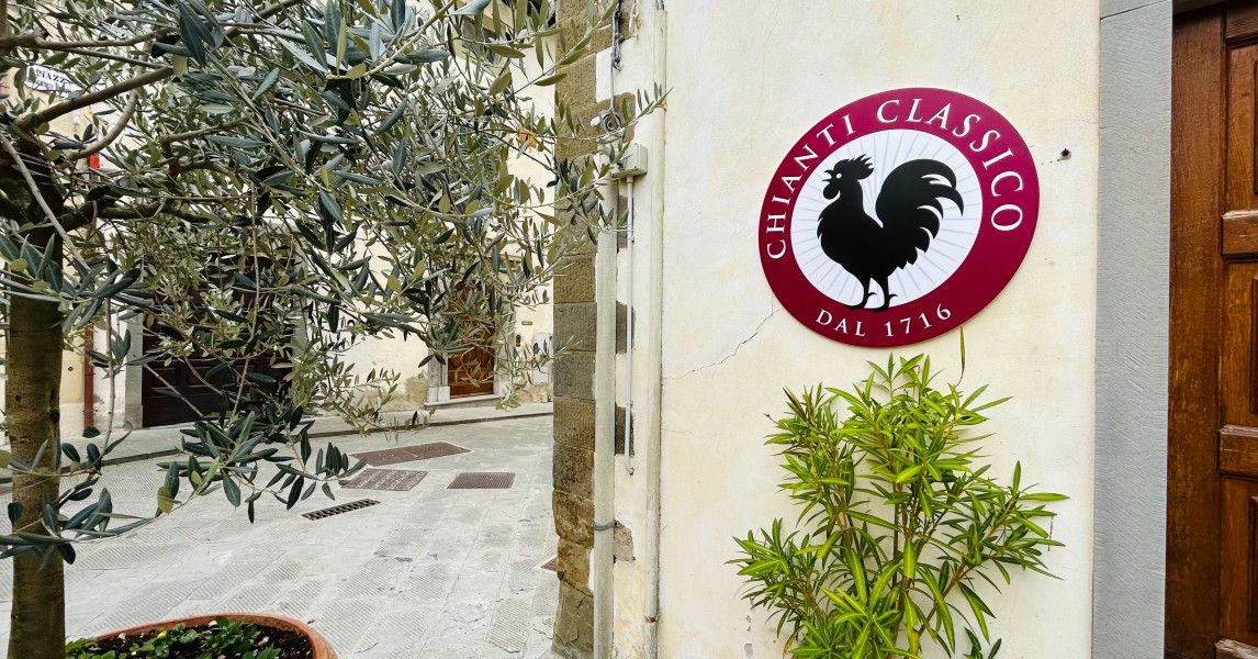 The Story of Chianti’s Black Rooster | AppyGuide
